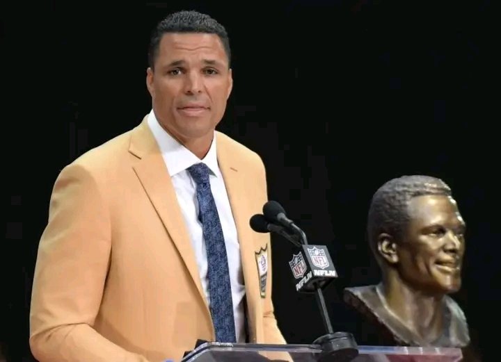 Alabama Astonishes College Football by Hiring NFL Legend Tony Gonzalez ...